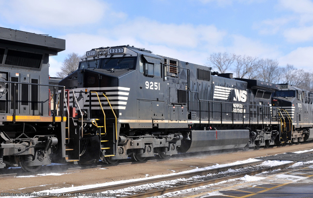 NS 9251